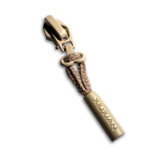 Zipper Puller | 时装，眼镜及配饰